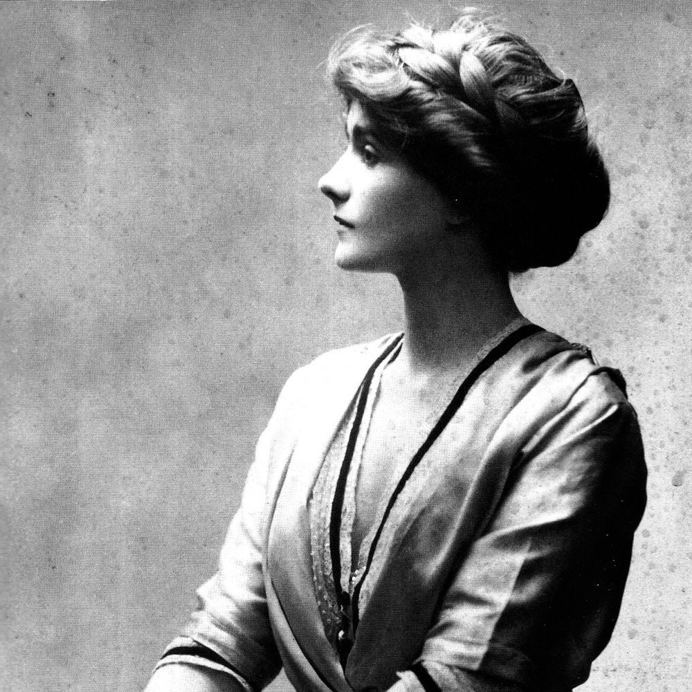 20 Most Beautiful Historical Figures Of All Time – Mihaela Claudia P