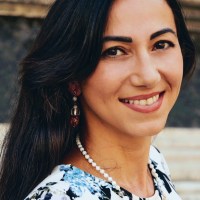 Mihaela Claudia P – STORYTELLER*COUNSELLOR*POLYGLOT*TRAVELLER